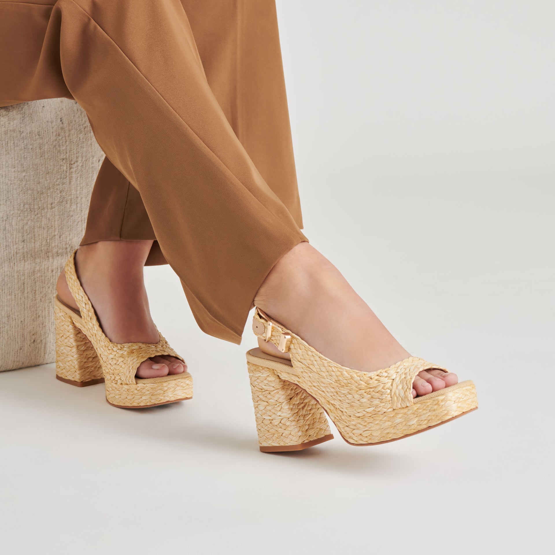 FLORES HEELS NATURAL RAFFIA – Dolce Vita