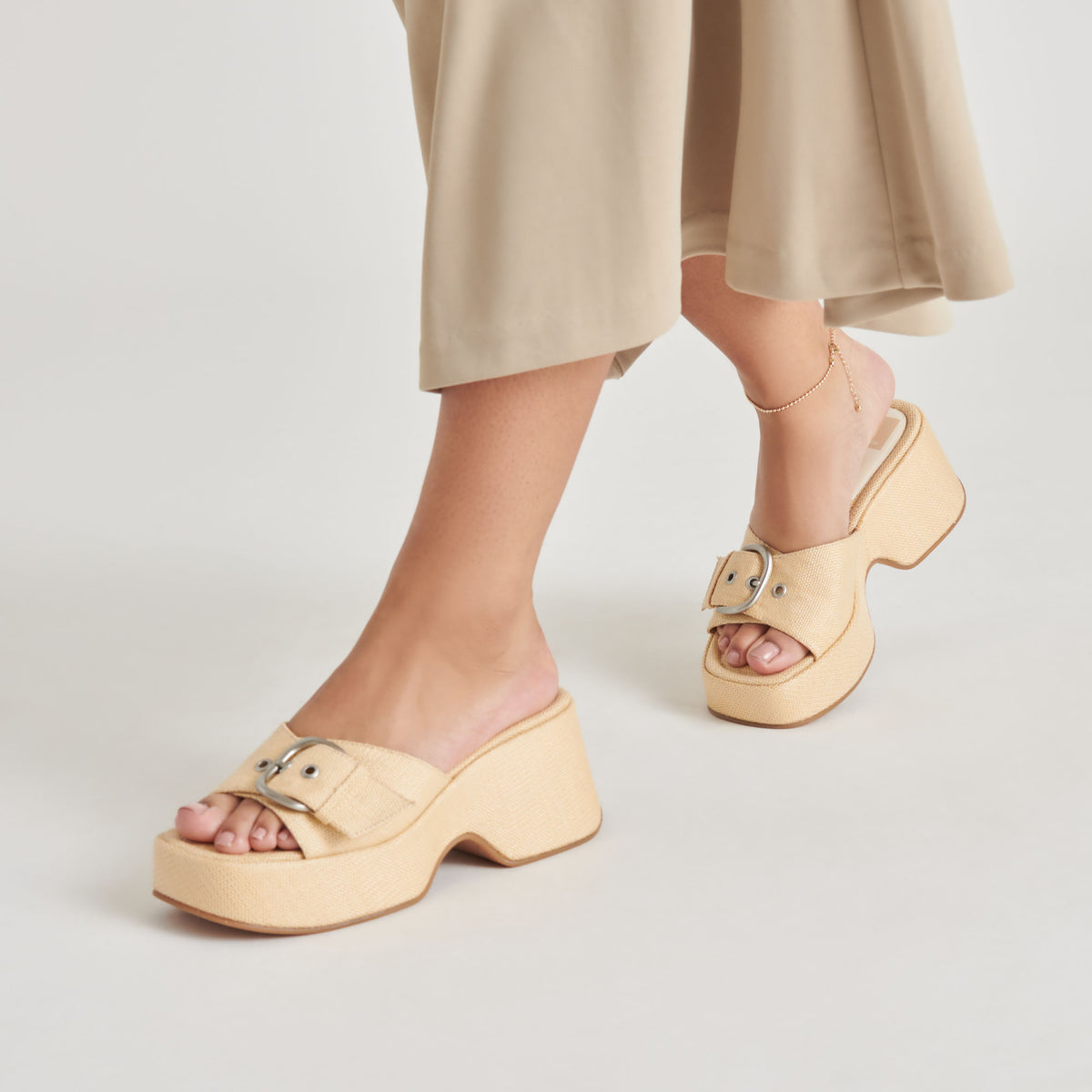 GISEL HEELS LT NATURAL WOVEN RAFFIA – Dolce Vita