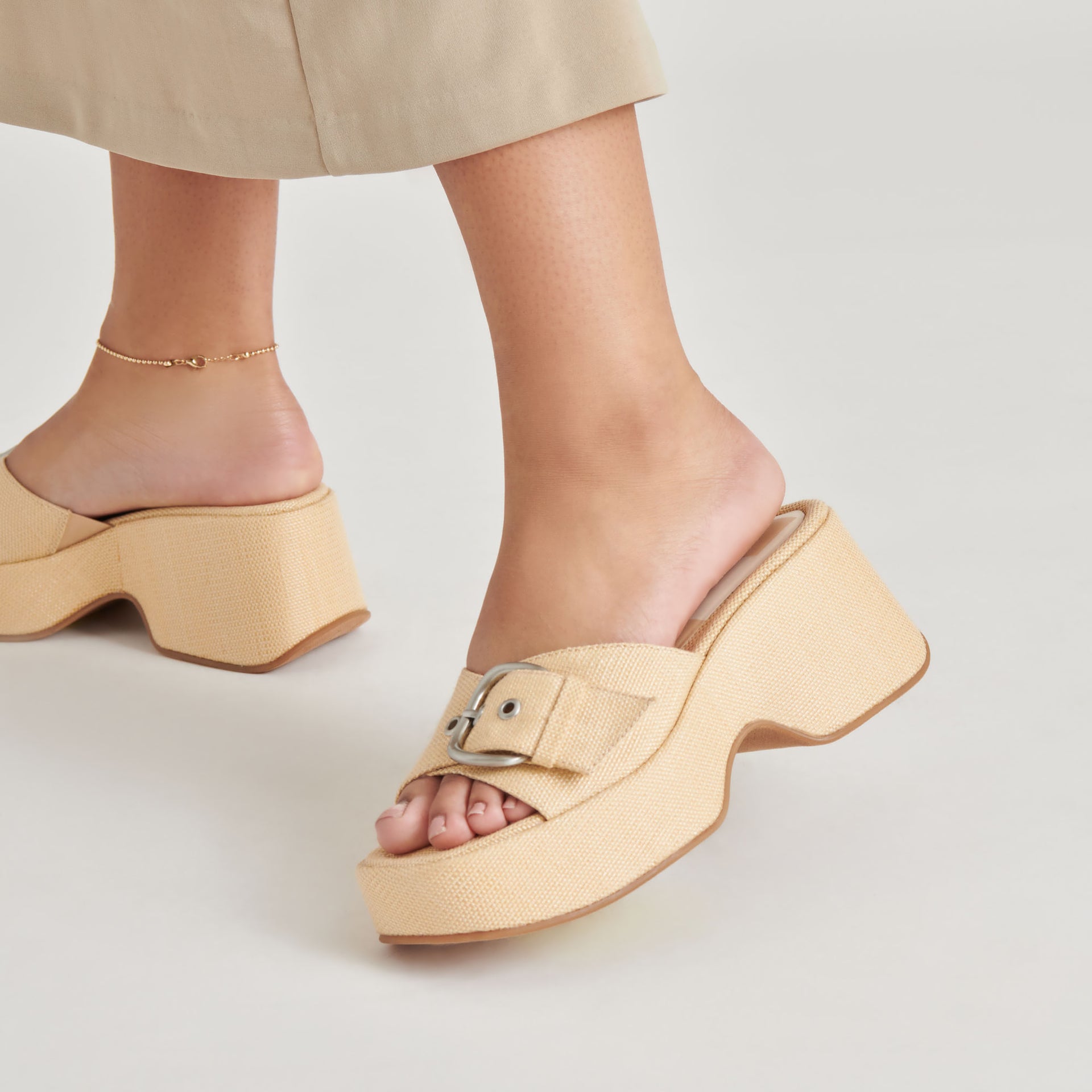 GISEL HEELS LT NATURAL WOVEN RAFFIA – Dolce Vita